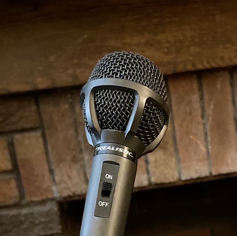Realistic Microphone 33-1073A - Grey | Reverb