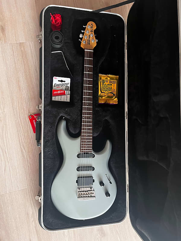 Music Man Luke II 2001 Luke Blue | Reverb