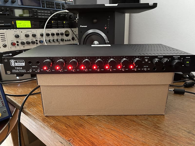 Slate Digital VRS8 Thunderbolt + 5 mic Slate Digital ML-2 | Reverb