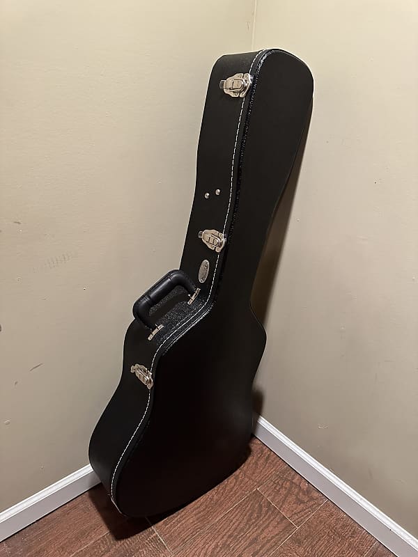 Martin 14-fret Dreadnought Style Guitar Case - Black | Reverb