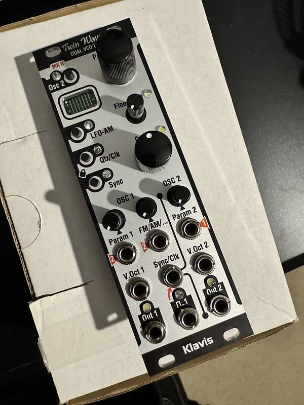 Klavis Modular Twin Waves Mk.II | Reverb