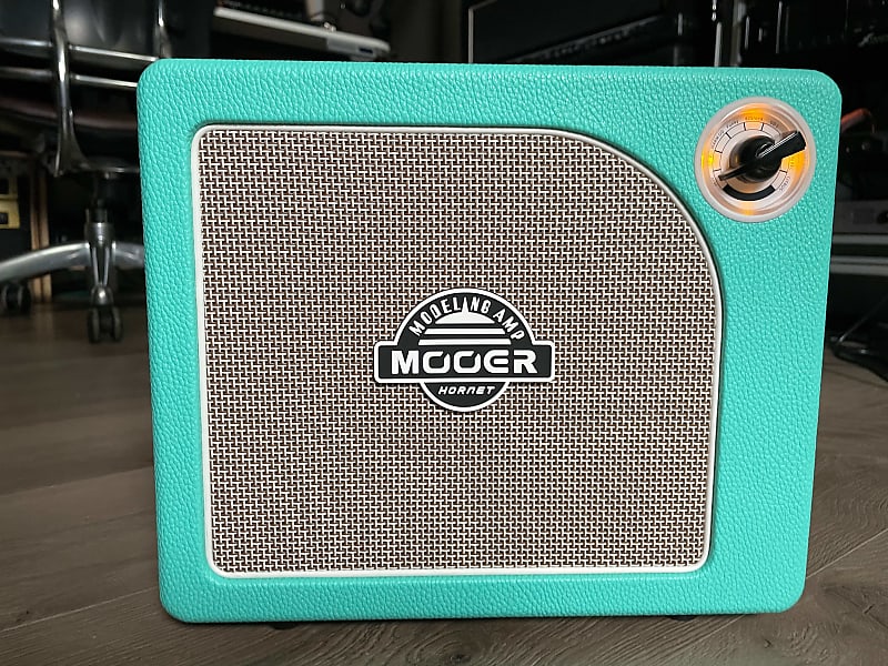 Mooer Hornet Green 15-Watt Guitar Combo Amp | Reverb