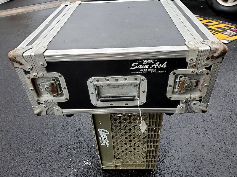 Rack 4 space black | Reverb