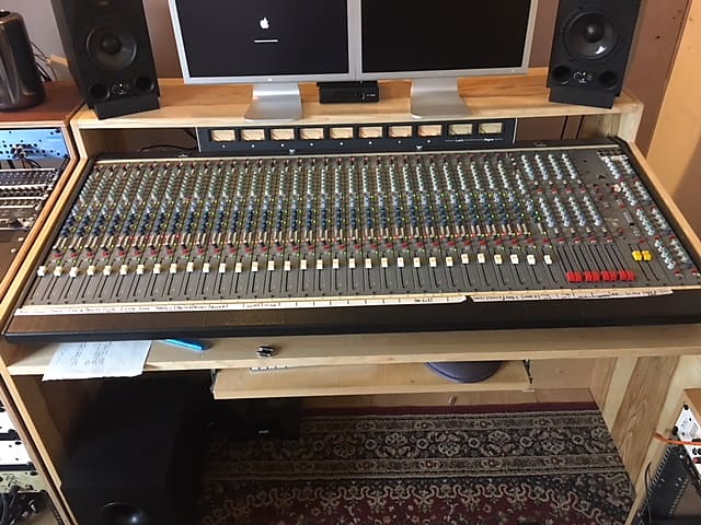 DDA Q Series 32/8/2 Analogue Console with Neutrik Bantam | Reverb