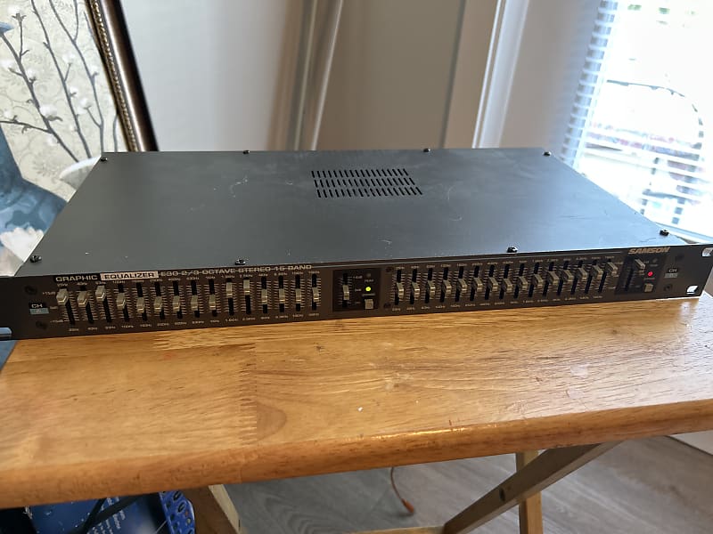 Samson Graphic Eqalizer E-30 - Black and gray | Reverb