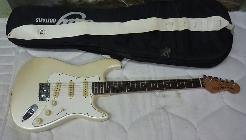Sunn Mustang Stratocaster 1980s | Reverb