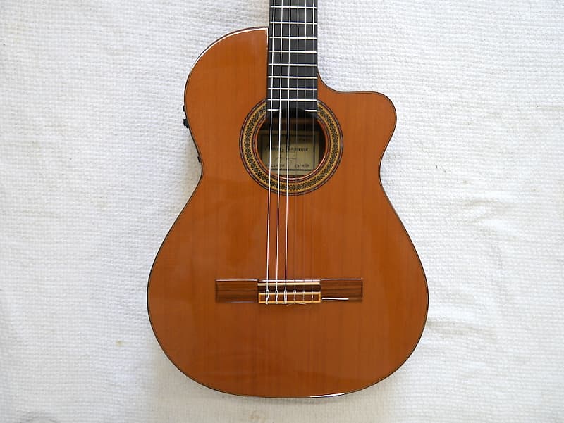 Raimundo 660e Classical Guitar | Reverb UK