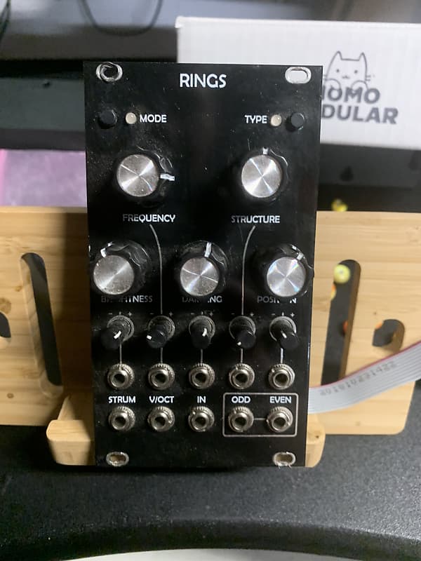 Mutable Instruments Rings Black (clone) | Reverb
