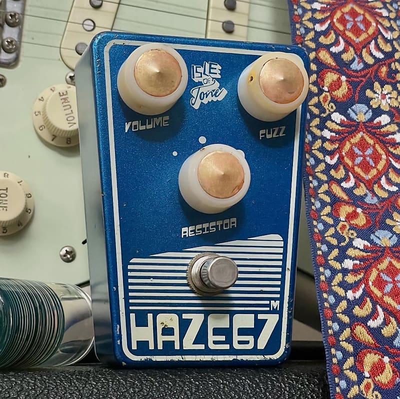 Isle of Tone Haze 67 Fuzz Premium - Lake Placid Blue | Reverb
