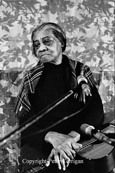 Elizabeth Cotton 8x12 Concert Photo 1973 Black & | Reverb