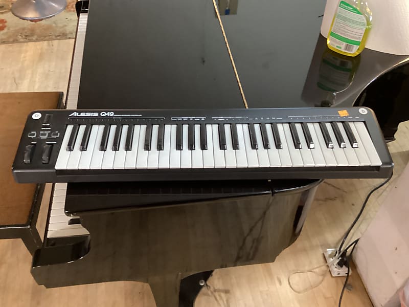 Alesis Q49 | Reverb