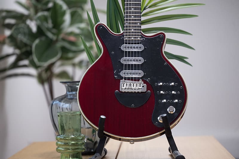 2015 Brian May Red Special - in Antique Cherry Red | Reverb UK