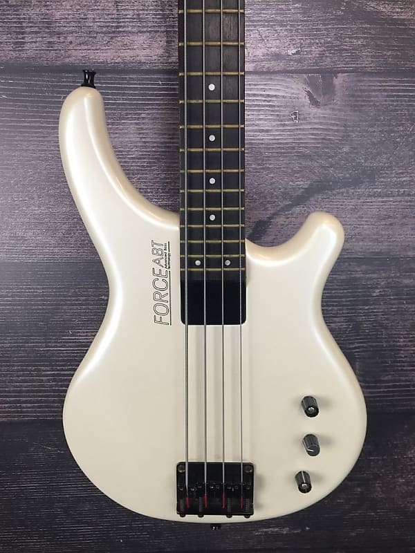 Washburn B-32 Bass Guitar (Columbus, OH) | Reverb