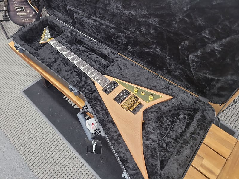 Jackson JS32 Rhoads V With Floyd And Case 2020 Mahogany | Reverb
