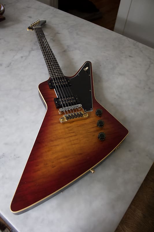 Gibson E2 Explorer 1981 sunburst | Reverb