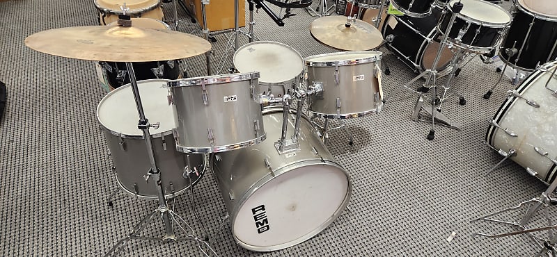 Remo PTS Silver Drumset With Stands And Cymbakss | Reverb