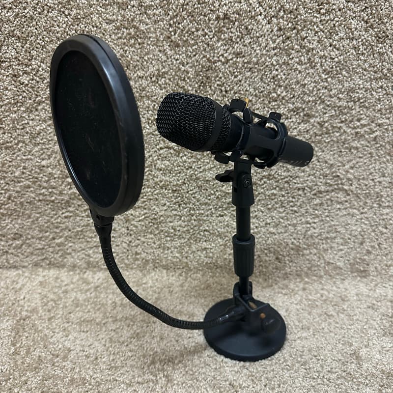 Maono USB/XLR Studio Podcast Dynamic Microphone Kit | Reverb