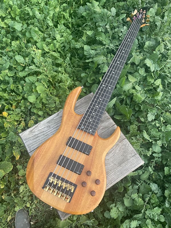 Carvin LB76 six string fretless bass koa body, active EMG | Reverb