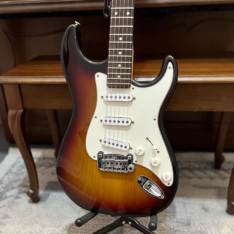 G&L Legacy Strat 2004 - Sunburst | Reverb