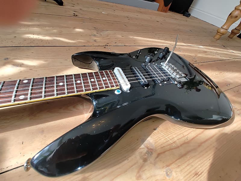 Switch INNOVO-III GK Roland ready guitar | Reverb UK