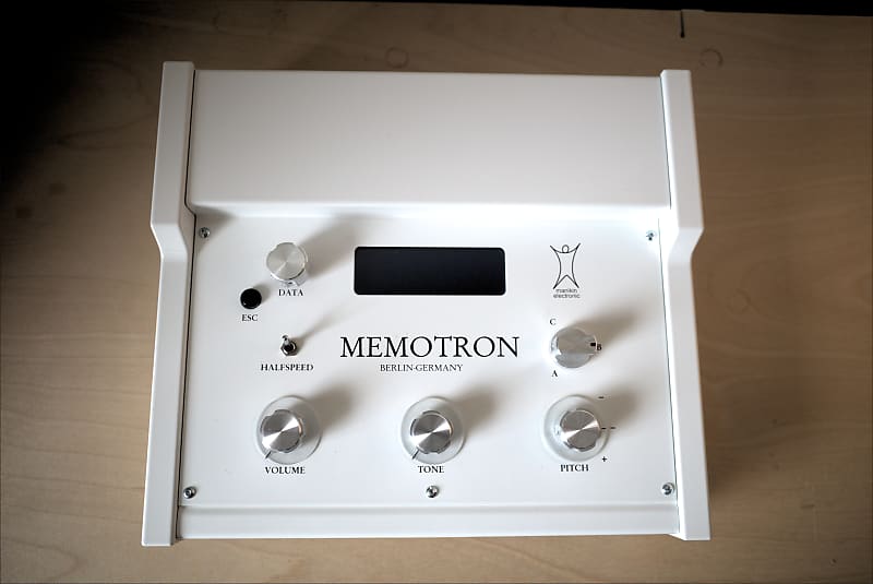 Manikin Memotron M2d Sample-based Mellotron Synth Module | Reverb