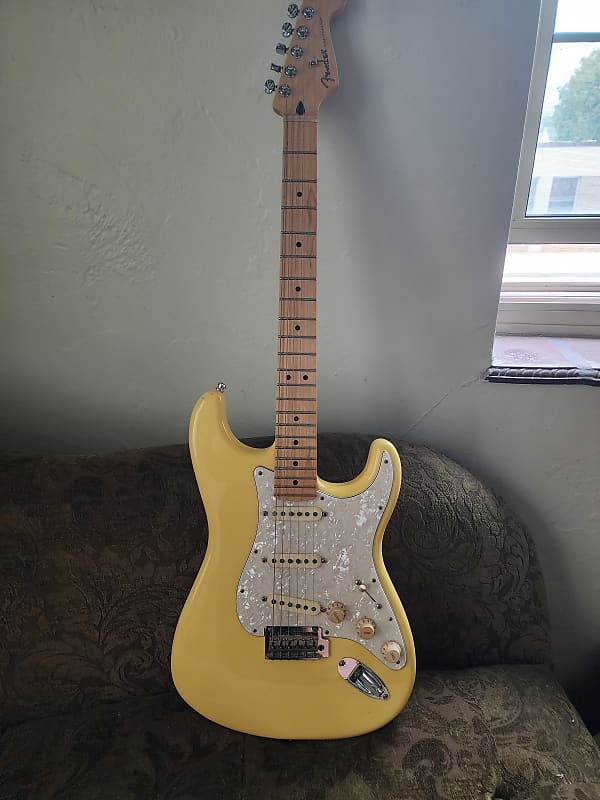 Mexican made Fender Strat (Yellow) | Reverb