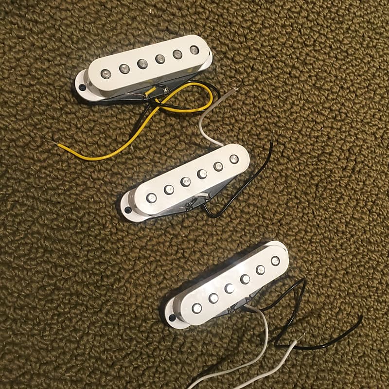 Fender Standard MIM Stratocaster Pickups 1998 - White | Reverb