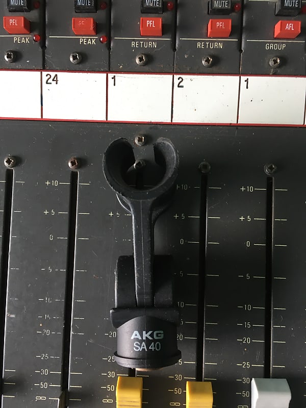 AKG SA 40 | Reverb