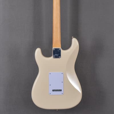 Vintera 60’s Stratocaster Modified – Olympic White | Reverb