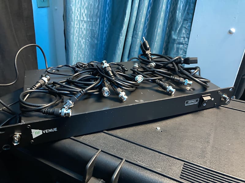 RF Venue RF Venue DISTRO4 Antenna Distribution System - Black | Reverb