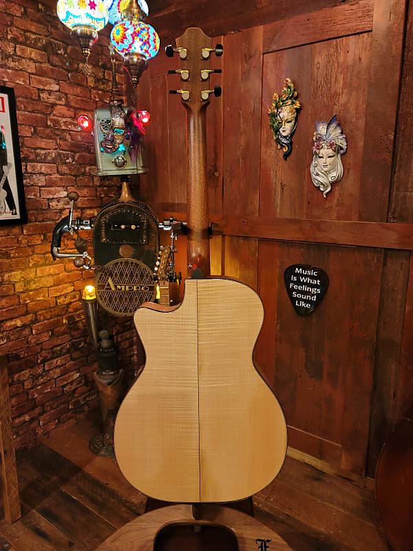 Furch Yellow OMc SF Maple Ataraxis Music 108752 | Reverb