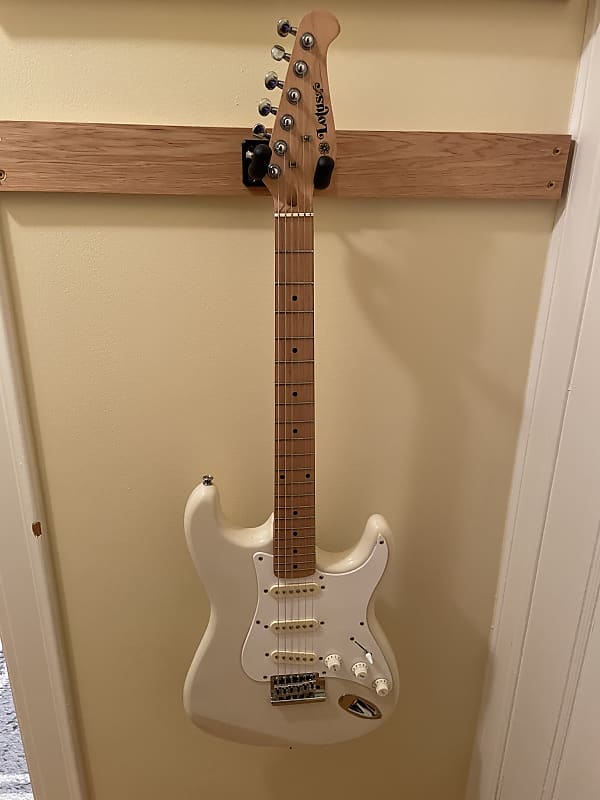 Lotus Strat copy Unsure - Cream | Reverb