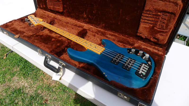 G & L 1982 L2000E BLUE | Reverb