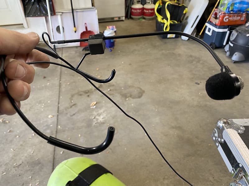 Crown CM311 Black | Reverb