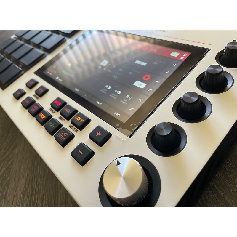 Akai MPC Live Standalone Sampler / Sequencer 2017 - 2020 - | Reverb
