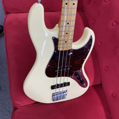 Tagima TW-73 Woodstock Series 4-String - Olympic White | Reverb