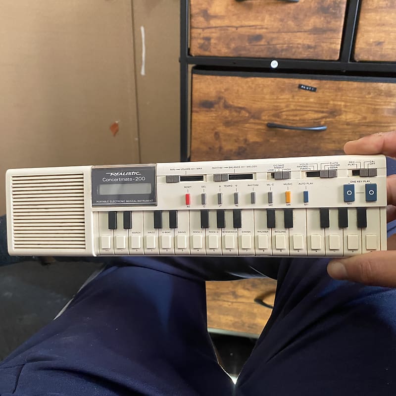 Realistic Concertmate 200 ? - White | Reverb