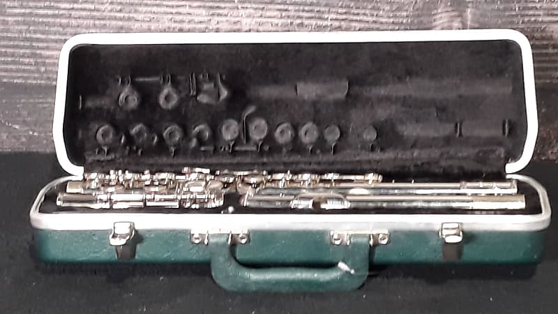 Bundy Bundy C Student Flute with Case (King of Prussia, PA) | Reverb