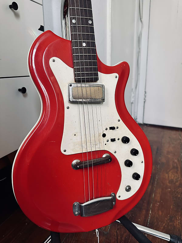 Airline Res-O-Glass Single Cutaway Red 1965 | Reverb