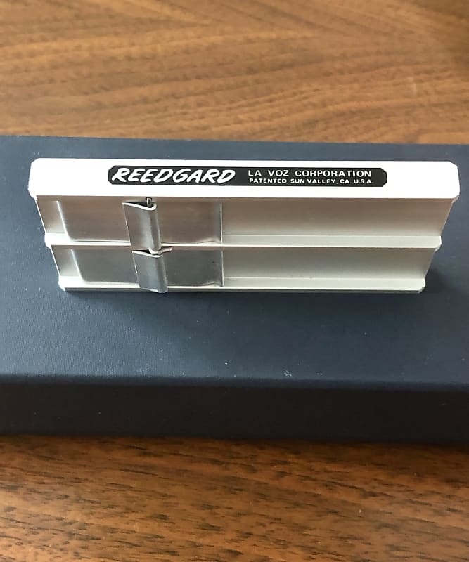 VINTAGE LA VOZ TENOR SAXOPHONE REEDGARD + 5 RICO 2.5 | Reverb Canada