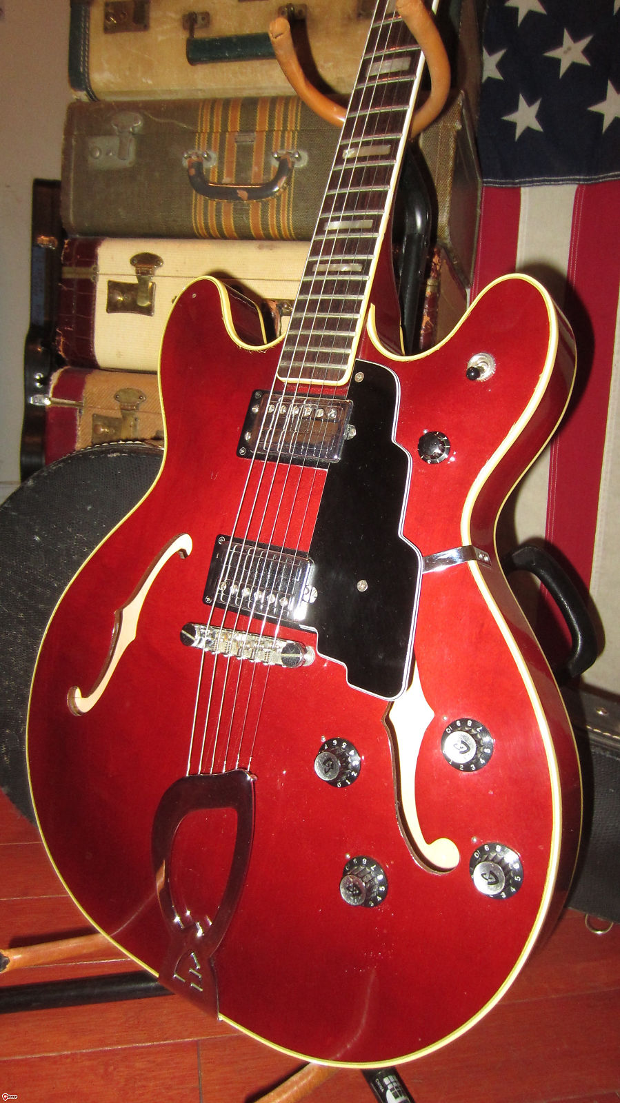 Guild Starfire IV Cherry 1980 | Reverb Australia