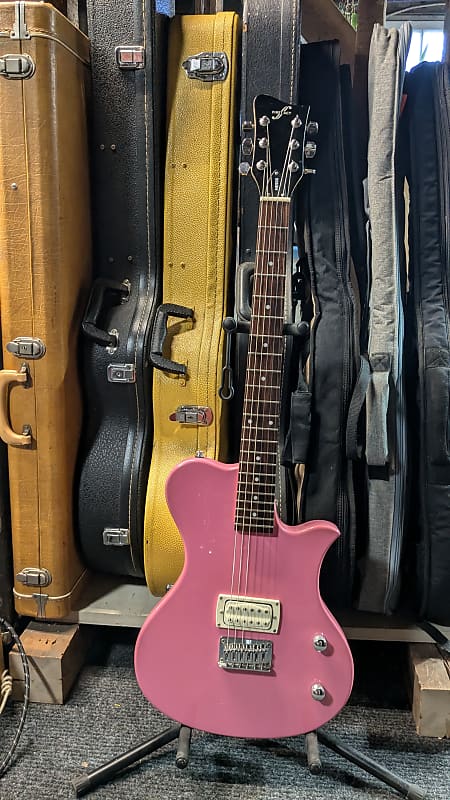 First Act ME500 Pink | Reverb