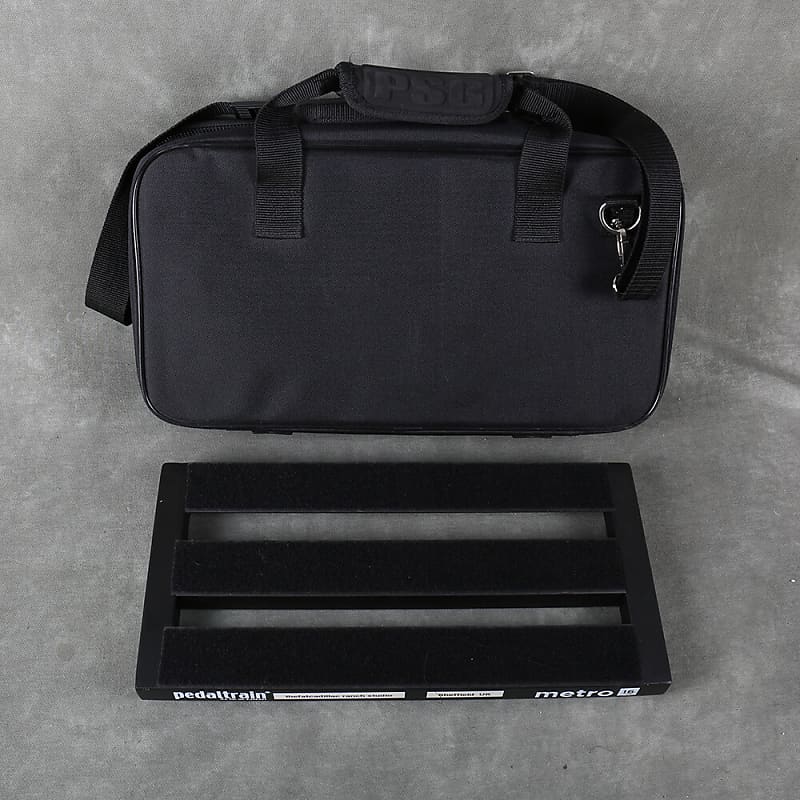 Pedaltrain Metro 16 Pedalboard - Gig Bag - 2nd Hand | Reverb