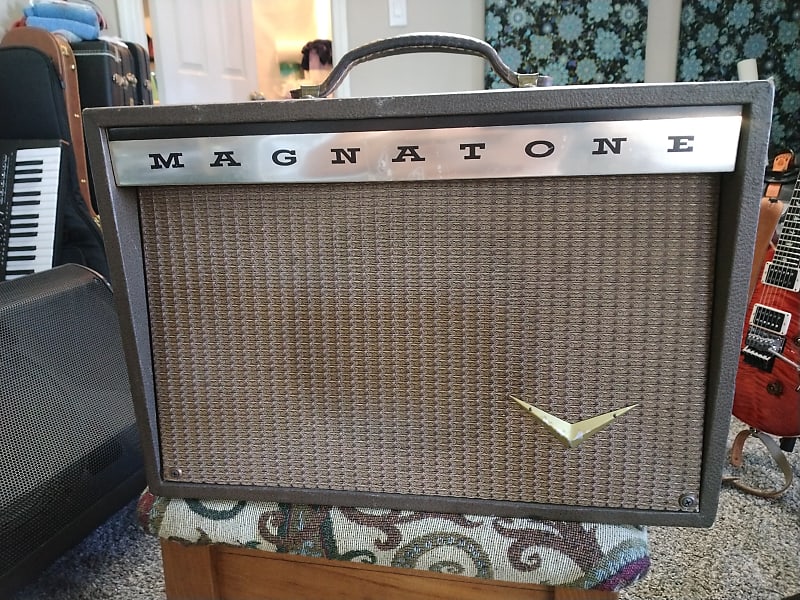 Magnatone 210 - 5 watt vintage beauty | Reverb