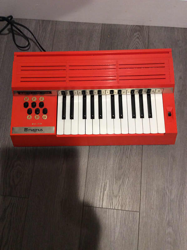 Magnus chord organ | Reverb