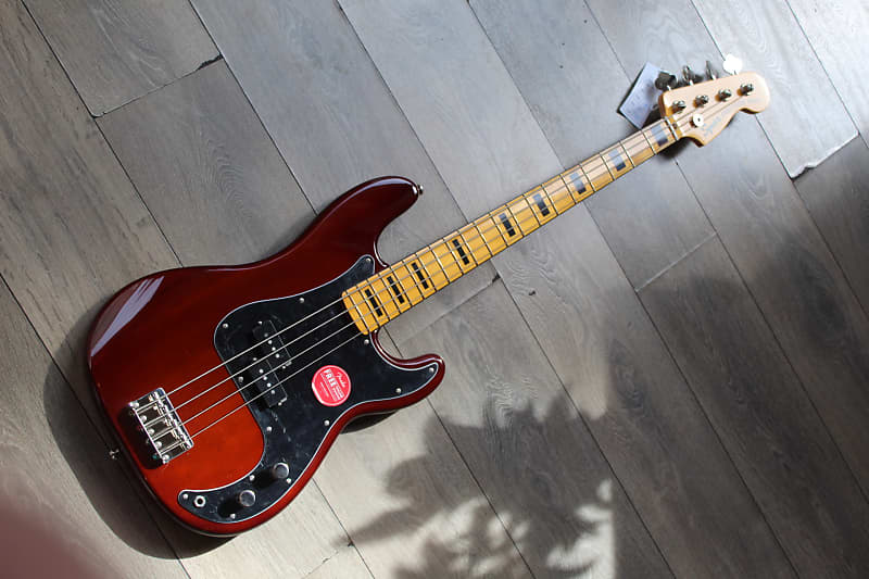 SQUIER Classic Vibe '70s Precision Bass Walnut , 3, 86 KG | Reverb UK