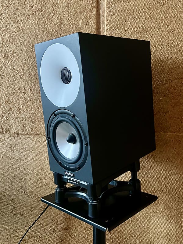 Amphion Amphion One15, Amp 100, Cables 2020 | Reverb