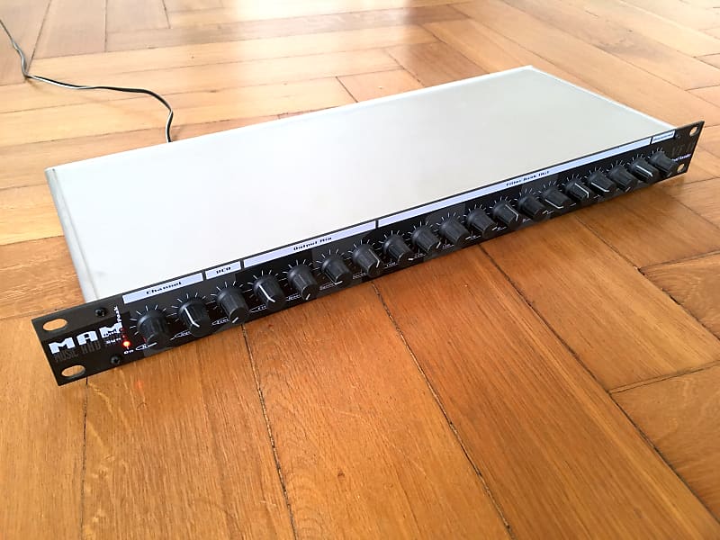 MAM VF-11 vocoder & filter bank // 'Intergalactic' | Reverb UK