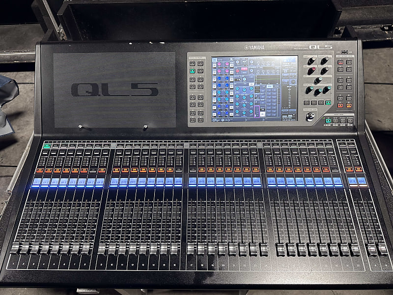 Yamaha QL5 in Road Case | Reverb