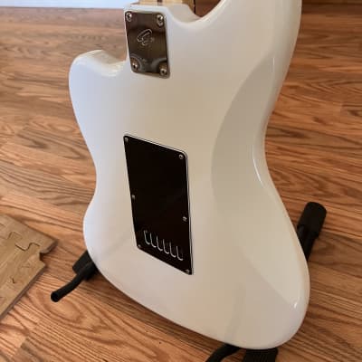 Fender Jazzmaster with Evertune Bridge + Upgrades | Reverb